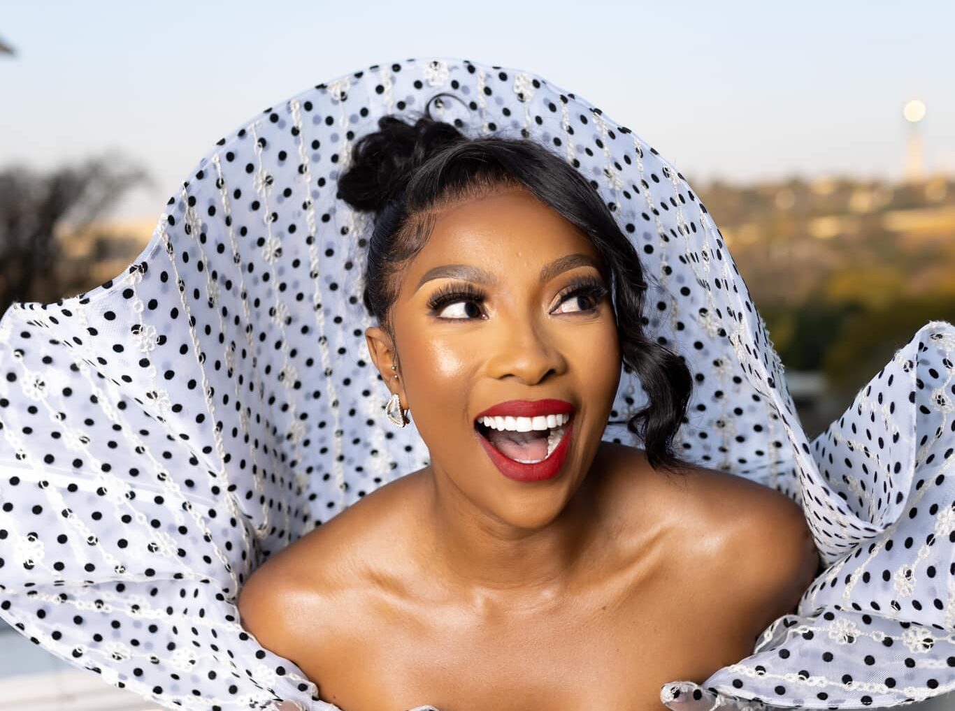 Pearl Modiadie Reacts to Zaziwa Still Being Played On TV - Youth Village